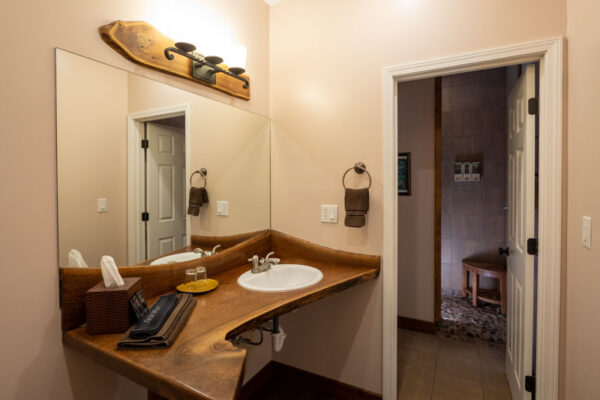 Makanda Inn - Southern IL - Lodging Shawnee National Forest + Wine Trail